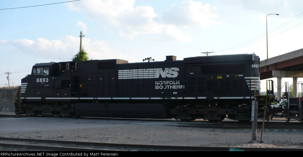 NS 8893